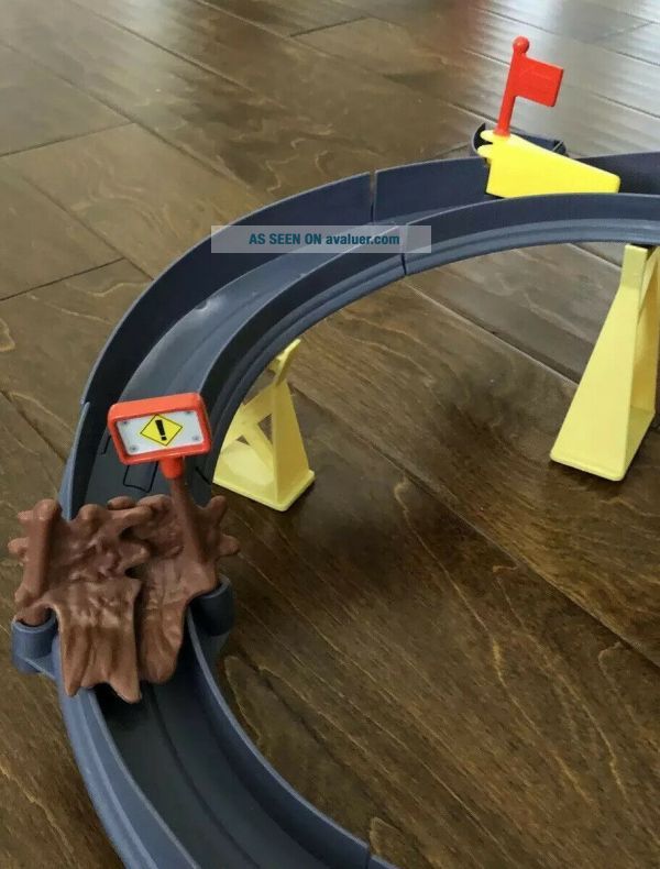 CHUGGINGTON Diecast TRAINING YARD LOOP Playset With 4 Trains And ...