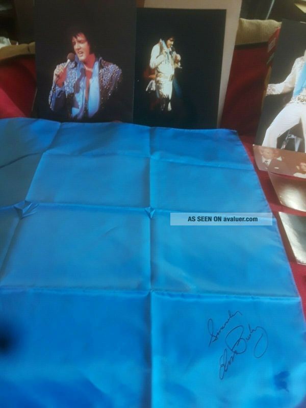 ELVIS PRESLEY BLUE CONCERT SCARF AND PICTURES 1977 VINTAGE | #36014662