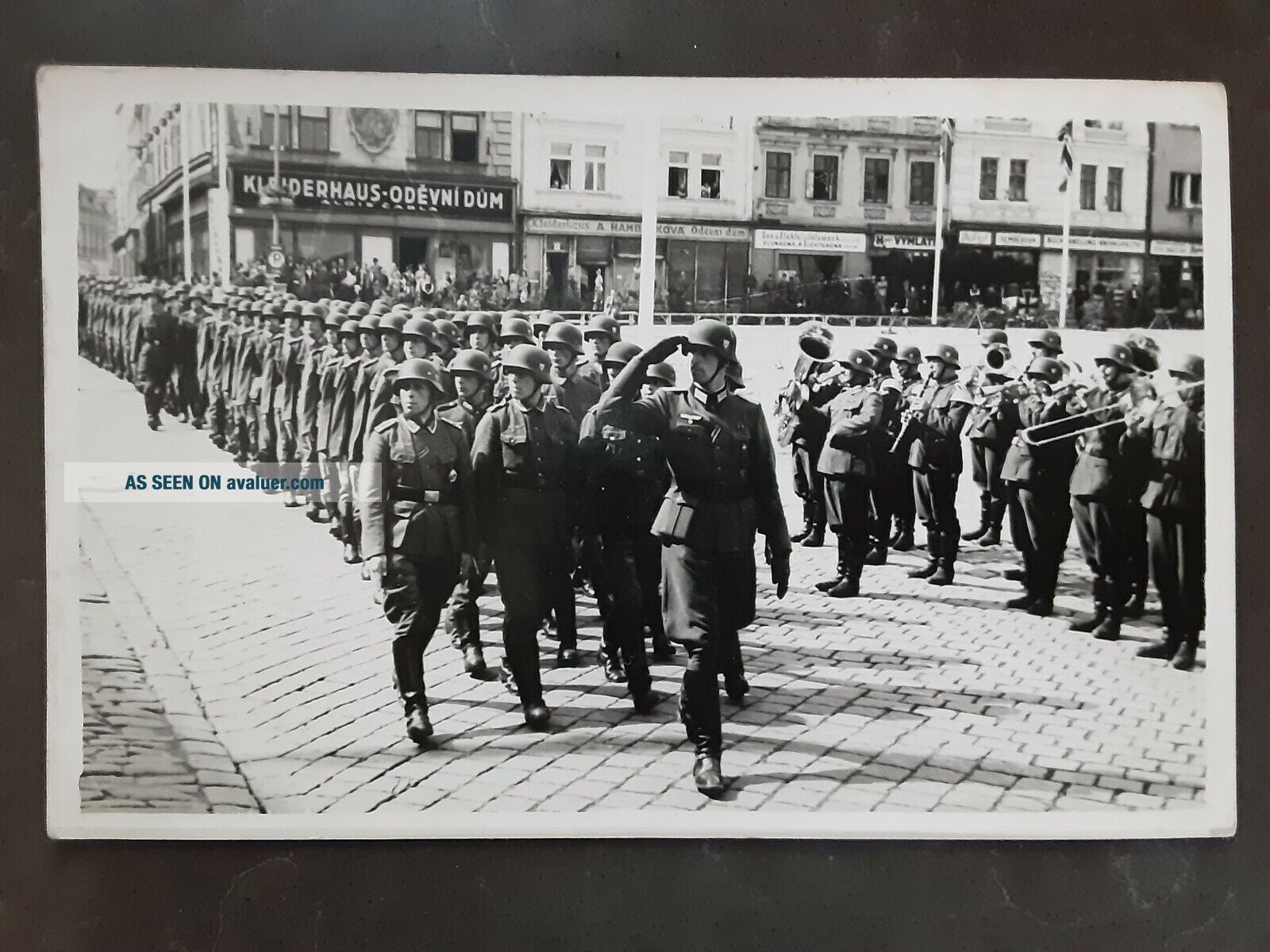 Great WW2 German Army Group Photo, Uniforms Helmets Marching Soldiers ...