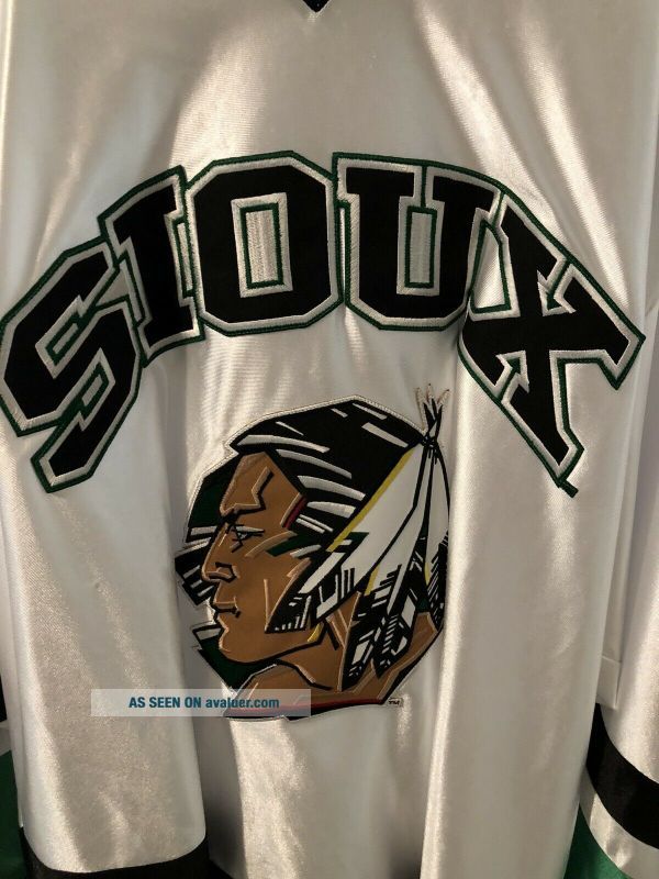 University Of North Dakota Vintage Fighting Sioux Hockey Jersey Sweater ...
