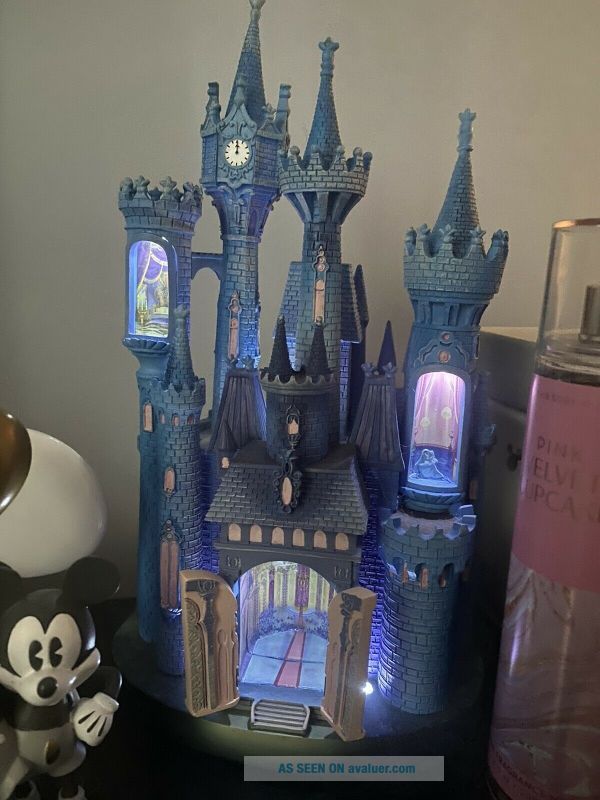 Disney Cinderella Castle Light Up Figurine 1/10 Limited | #49008601