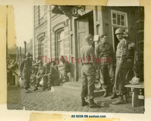 WWII Photo - 30th Infantry Division - US Army GIs In Chow Line W ...