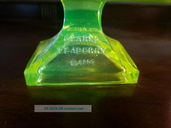 VINTAGE VASELINE GLASS CLARK ' S TEABERRY GUM EMBOSSED COUNTER TOP ...