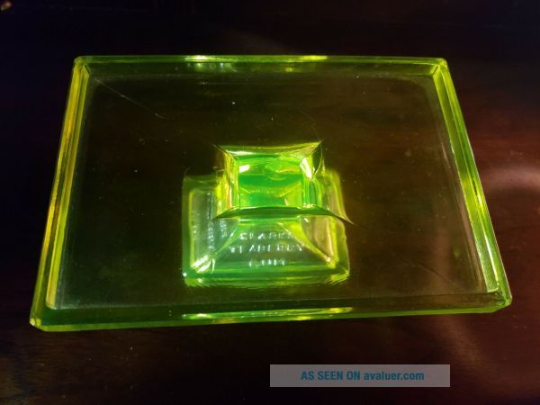 VINTAGE VASELINE GLASS CLARK ' S TEABERRY GUM EMBOSSED COUNTER TOP ...