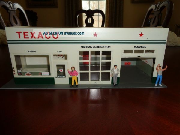 AWESOME VINTAGE TEXACO STATION WITH PUMPS FOR MODEL TRAIN BUILDING O ...