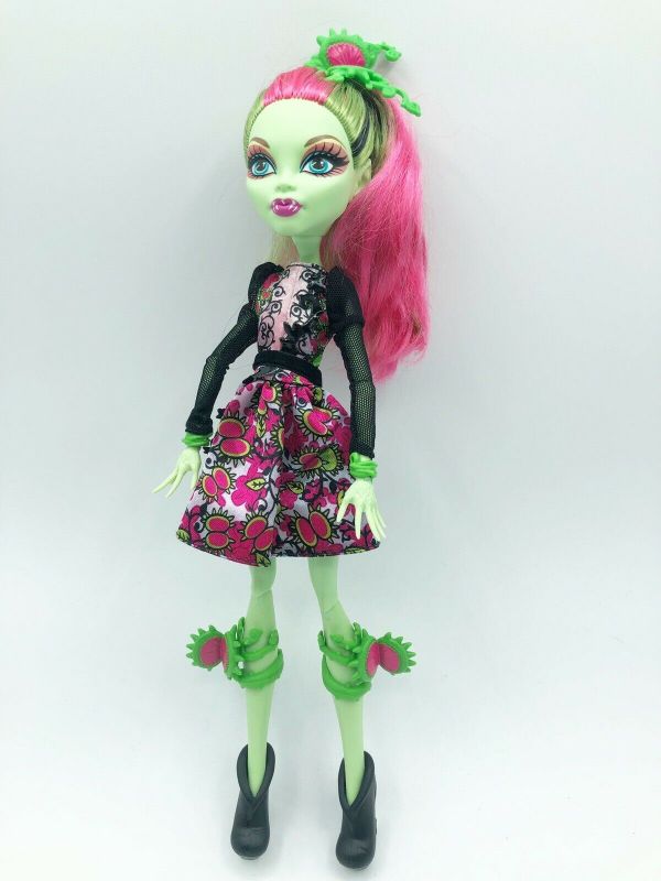 Monster High Venus McFlytrap Gloom And Bloom Doll HTF With Stand ...