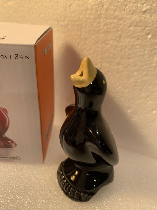3. 5 " Tall " Shiny Black " LE CREUSET Pie Bird Funnel Vent NWT ...