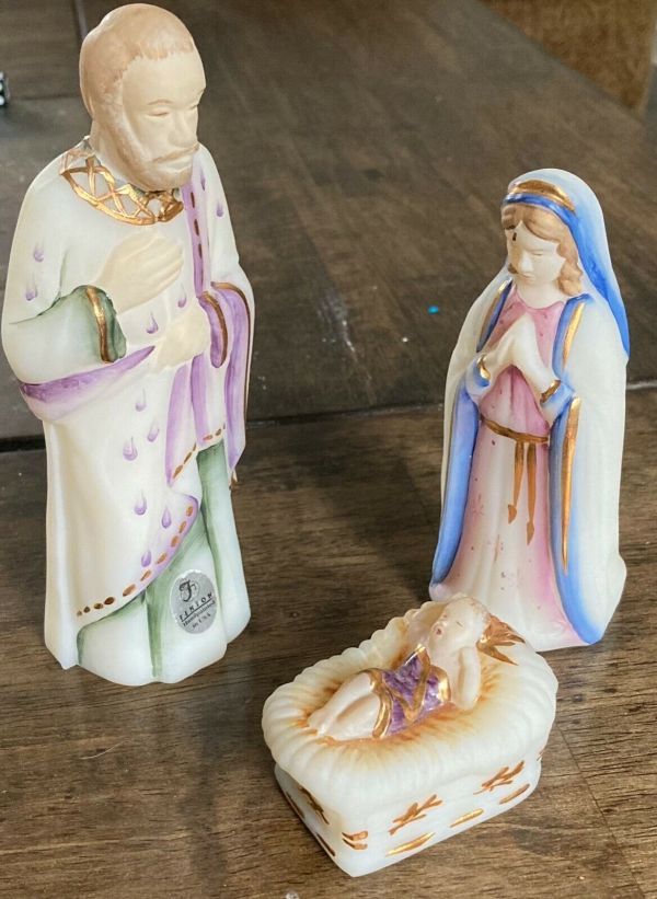 Fenton Art Glass Nativity Set 1st Edition Holy Family Mary Joseph Baby ...
