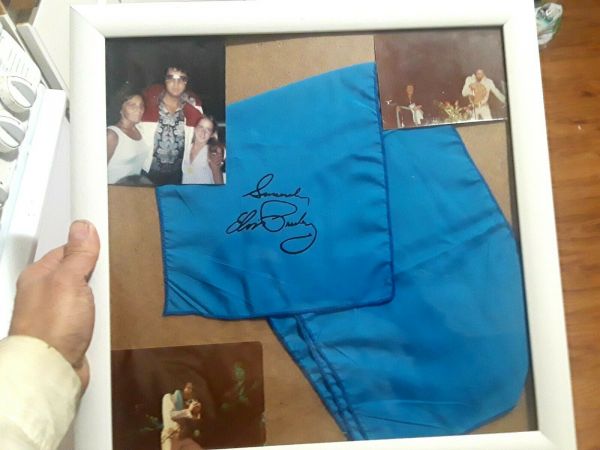 ELVIS PRESLEY Blue CONCERT SCARF AND PICTURES 1977 Rare | #64070527